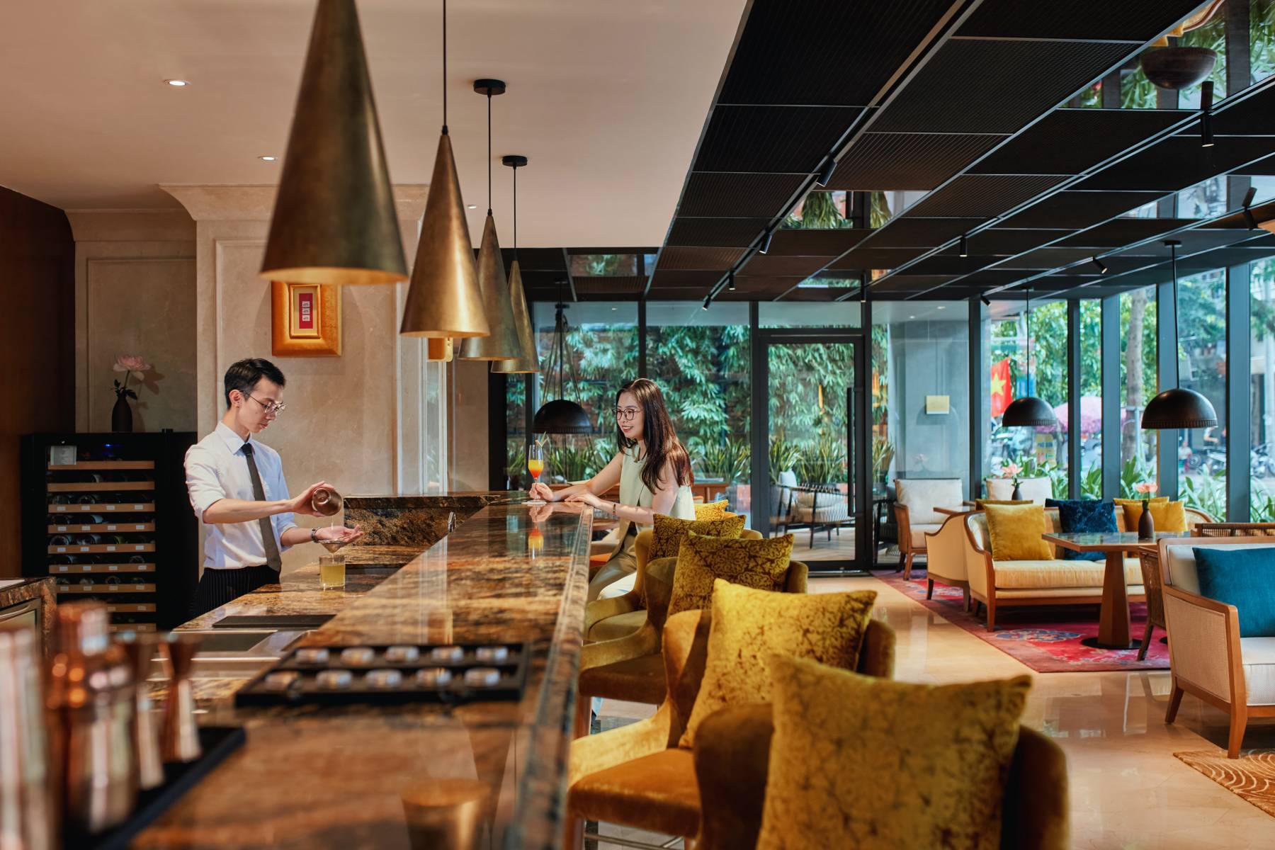 Grand Mercure Hanoi - Văn’s Lounge